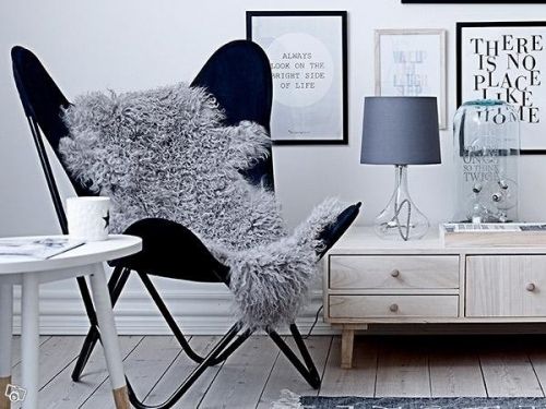 Butterfly stol - svart - Köp hos Reforma