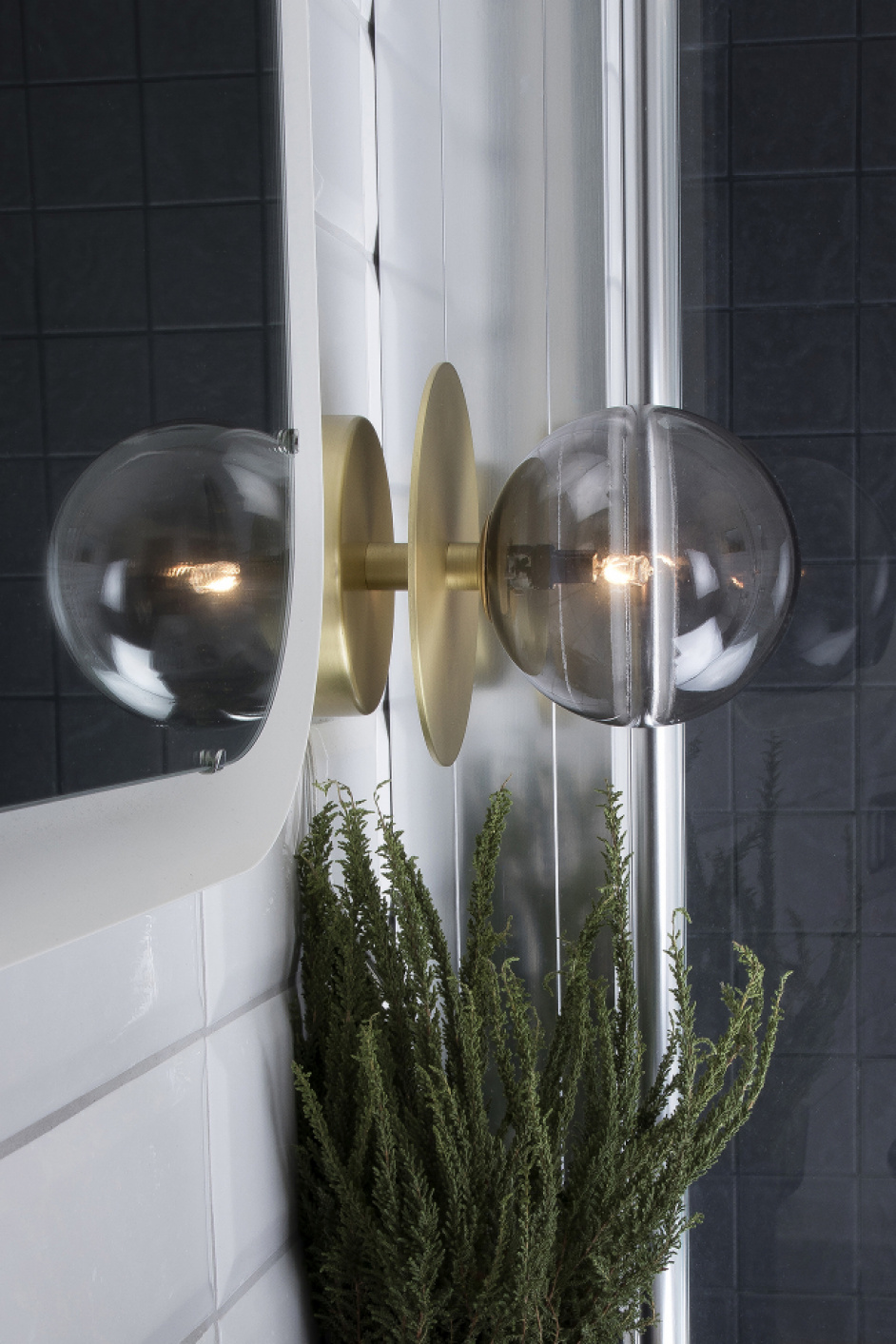 Vägglampa 'Art Deco' - Rökfärgad - Köp hos Reforma