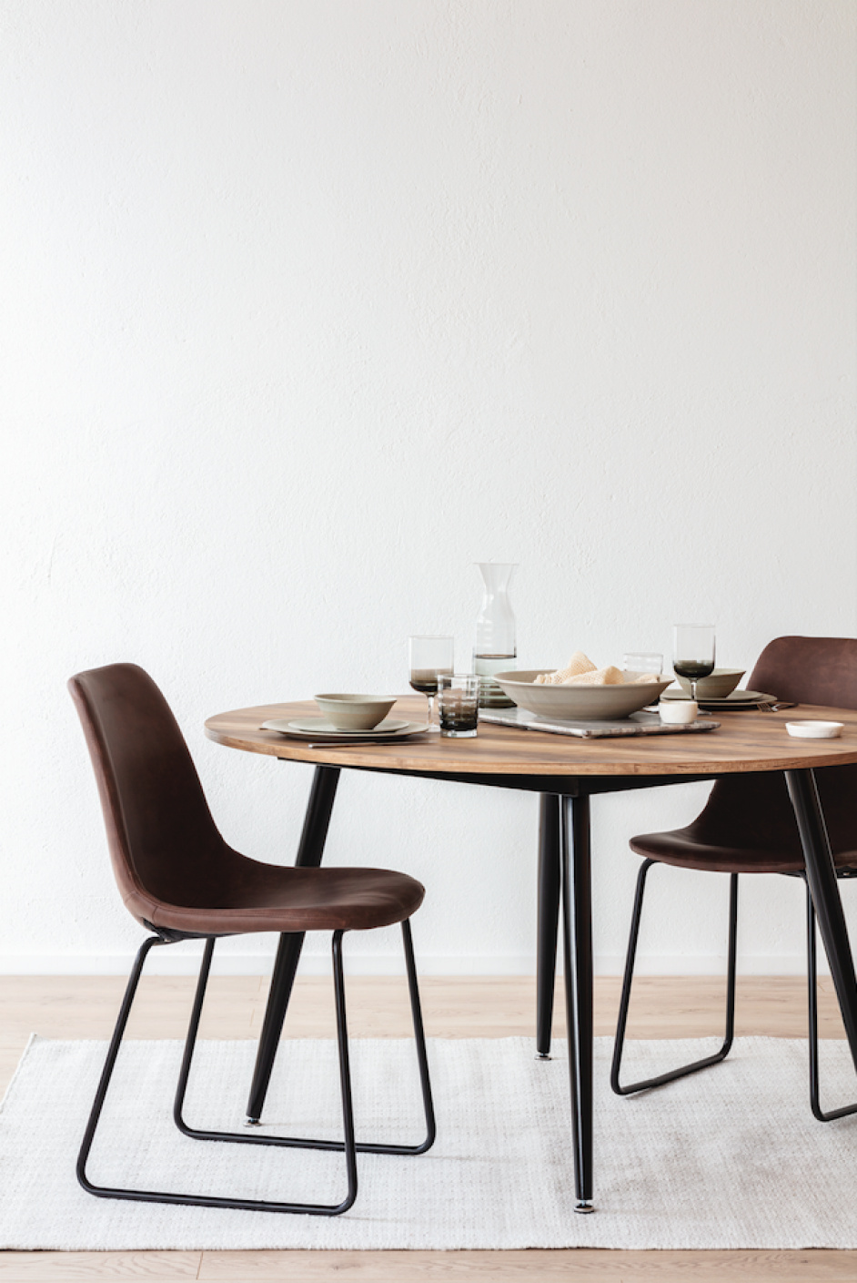 Matbord 'Round' Runt 130cm - Ljust trä - Köp hos Reforma